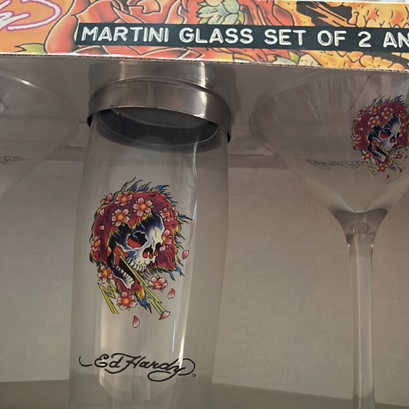 Ed Hardy | Kitchen | Ed Hardy Set Of Glass Shaker With 2 Martini ...
